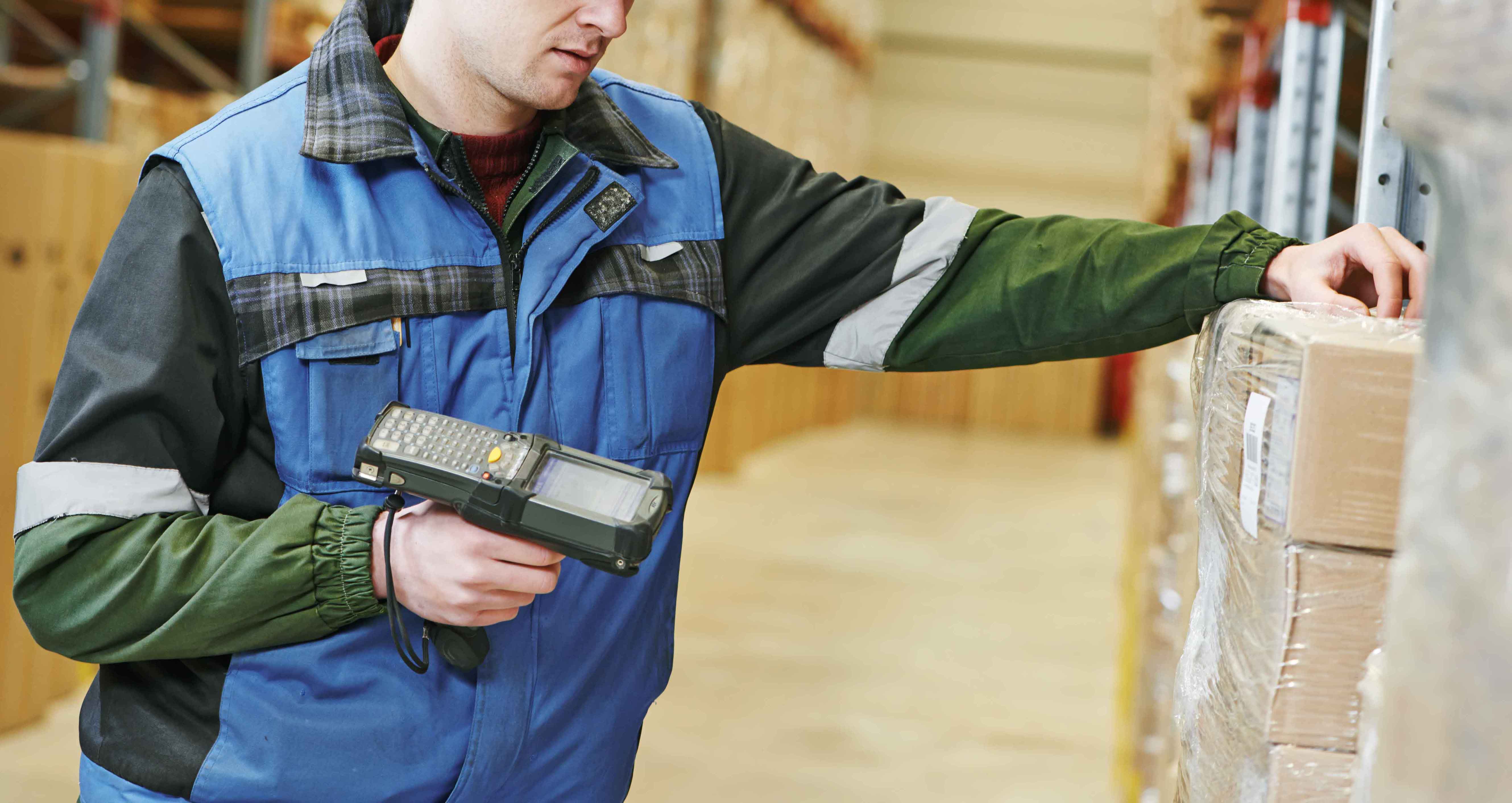 فناوری RFID چیست و مهم‌ترین کاربردهای آن کدامند؟